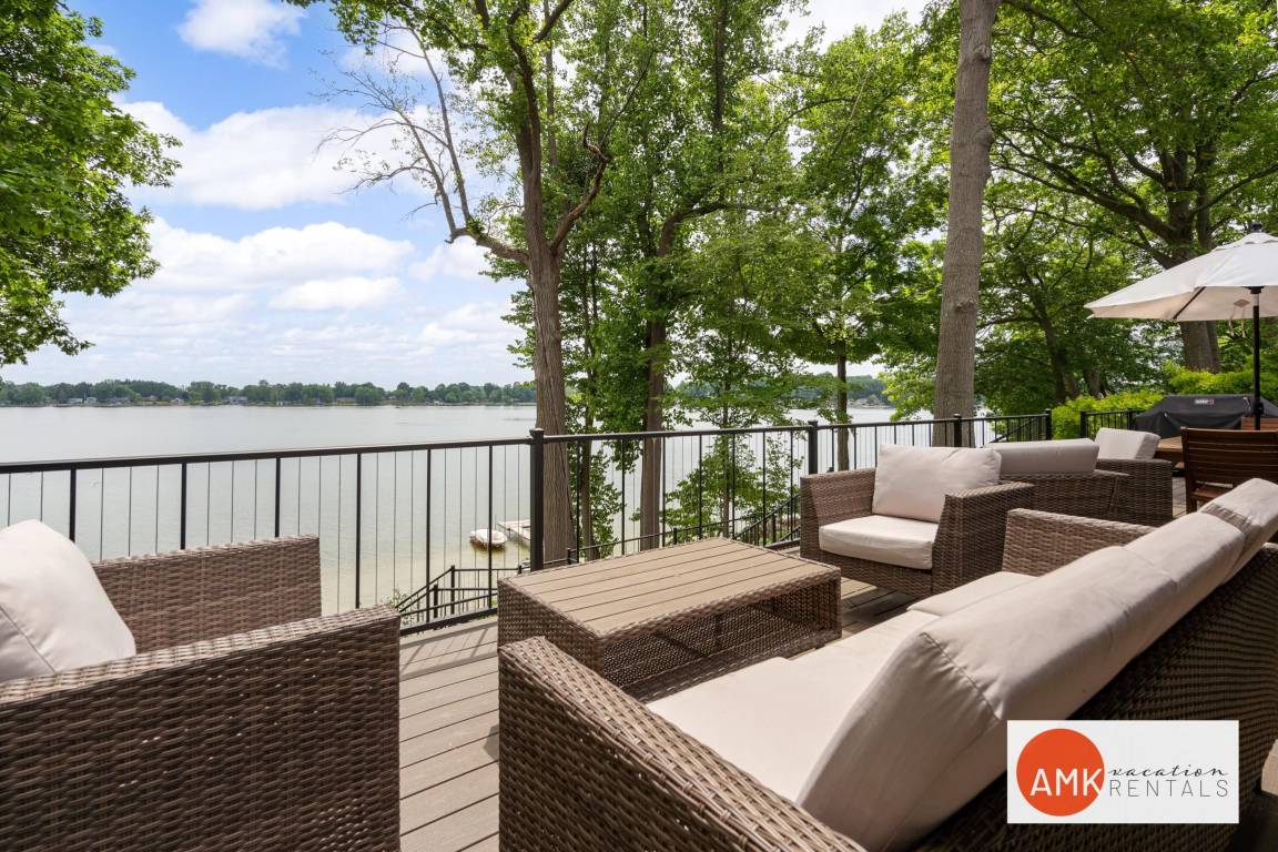 House ∙ 4 Bedrooms ∙ 9 Guests - Fennville, MI