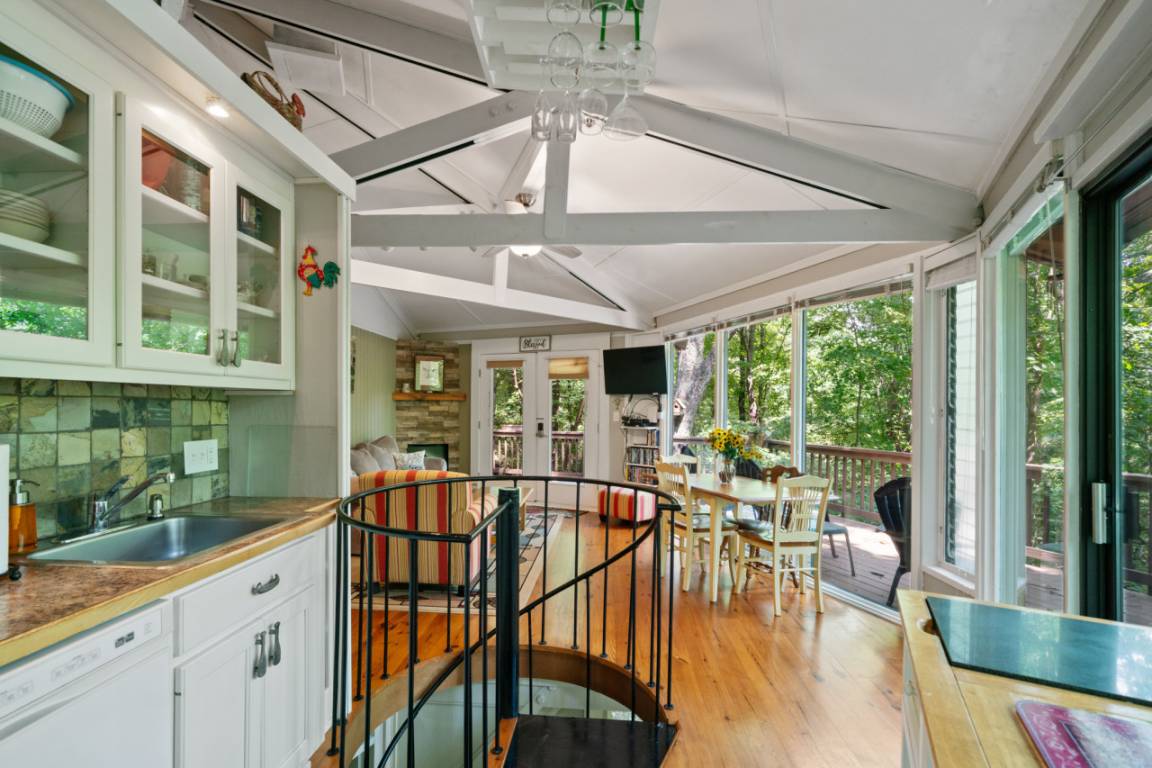 116 M² Cabin ∙ 2 Bedrooms ∙ 7 Guests - Jasper, GA