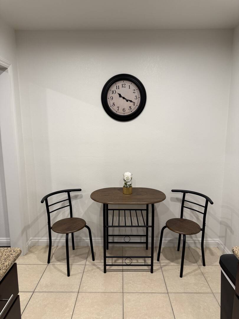 111 M² House ∙ 3 Bedrooms ∙ 7 Guests - Riverside, CA