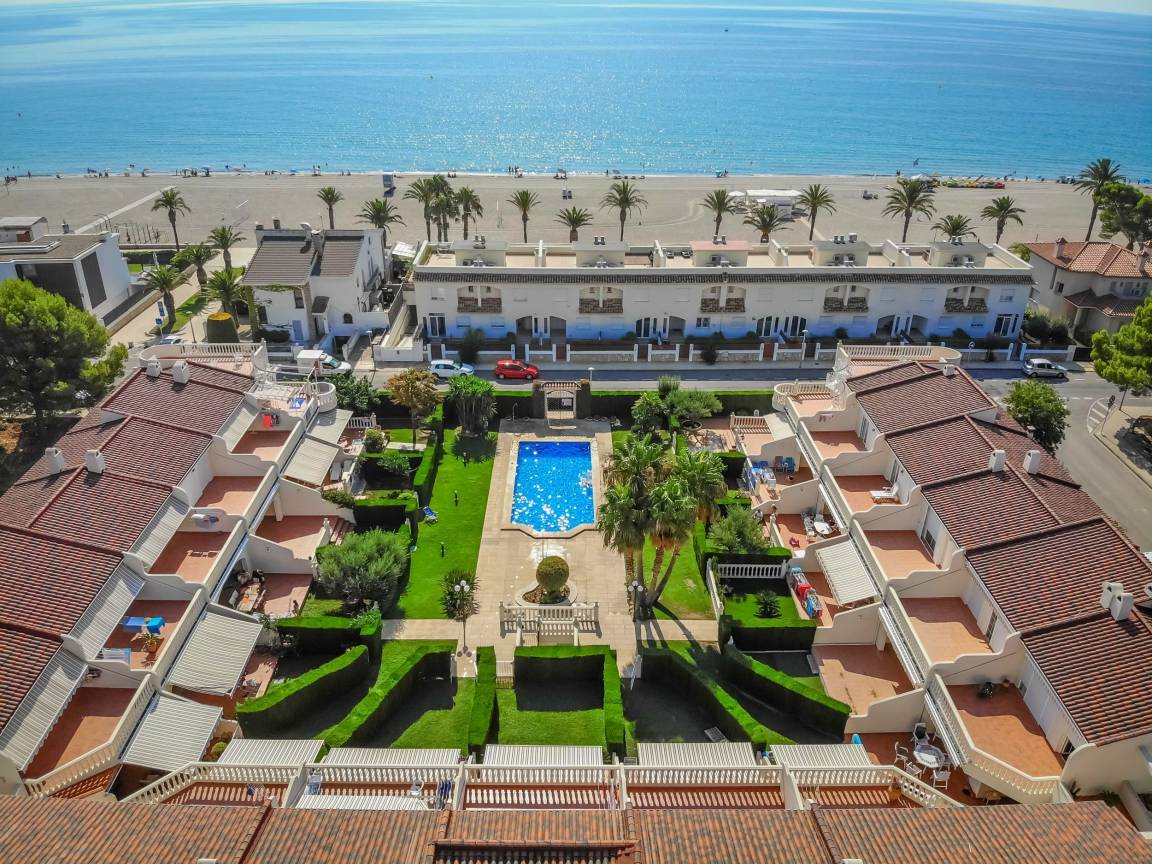 218 M² Maison De Vacances ∙ 4 Chambres ∙ 8 Personnes - Mont-roig del Camp