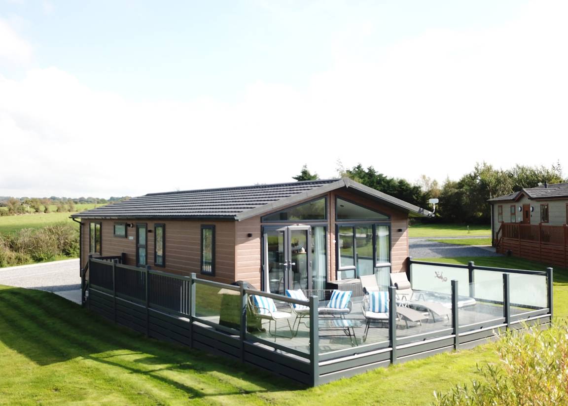 Chalet ∙ 2 Bedrooms ∙ 4 Guests - Wales