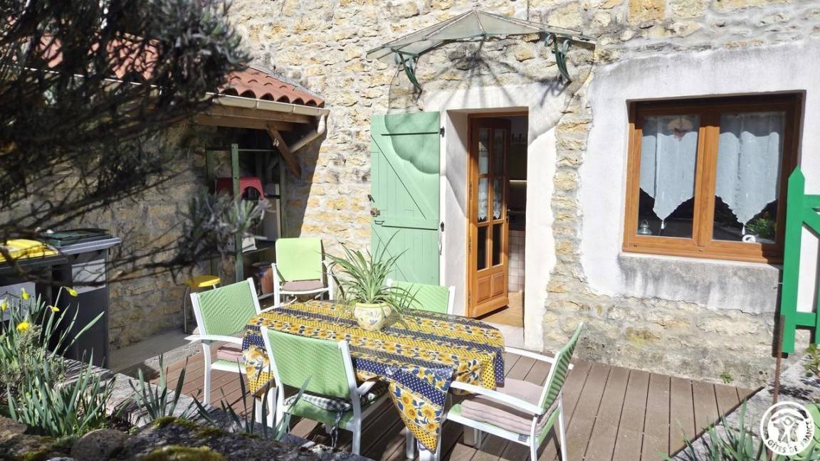 96 M² Gîte ∙ 3 Chambres ∙ 5 Personnes - Rhône