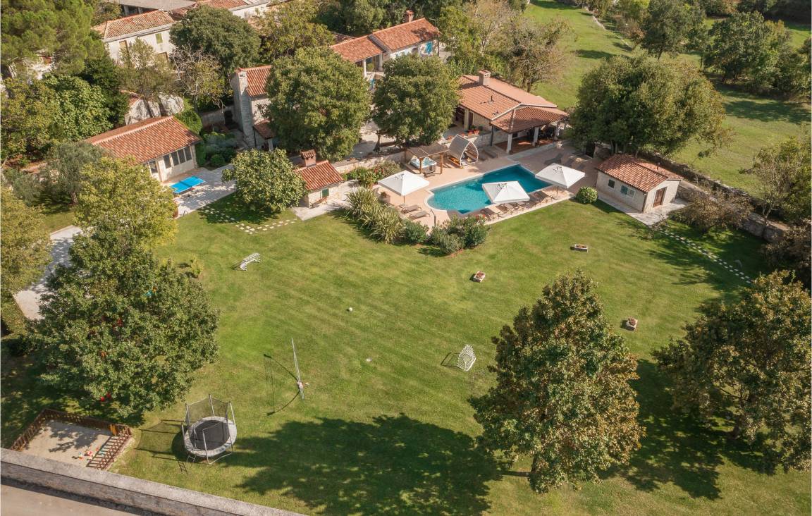 282 M² House ∙ 6 Bedrooms ∙ 14 Guests - Croatia