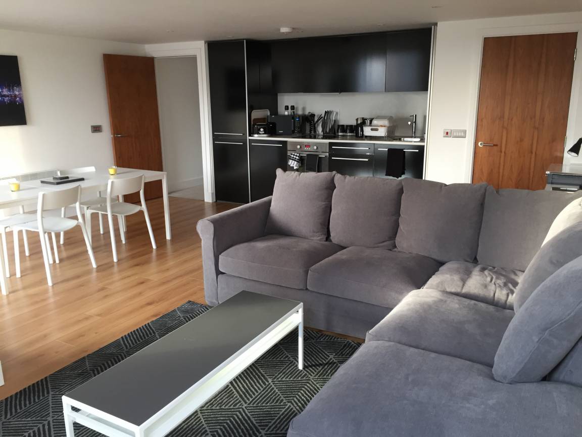 87 M² Apartment ∙ 2 Bedrooms ∙ 4 Guests - Ipswich, UK