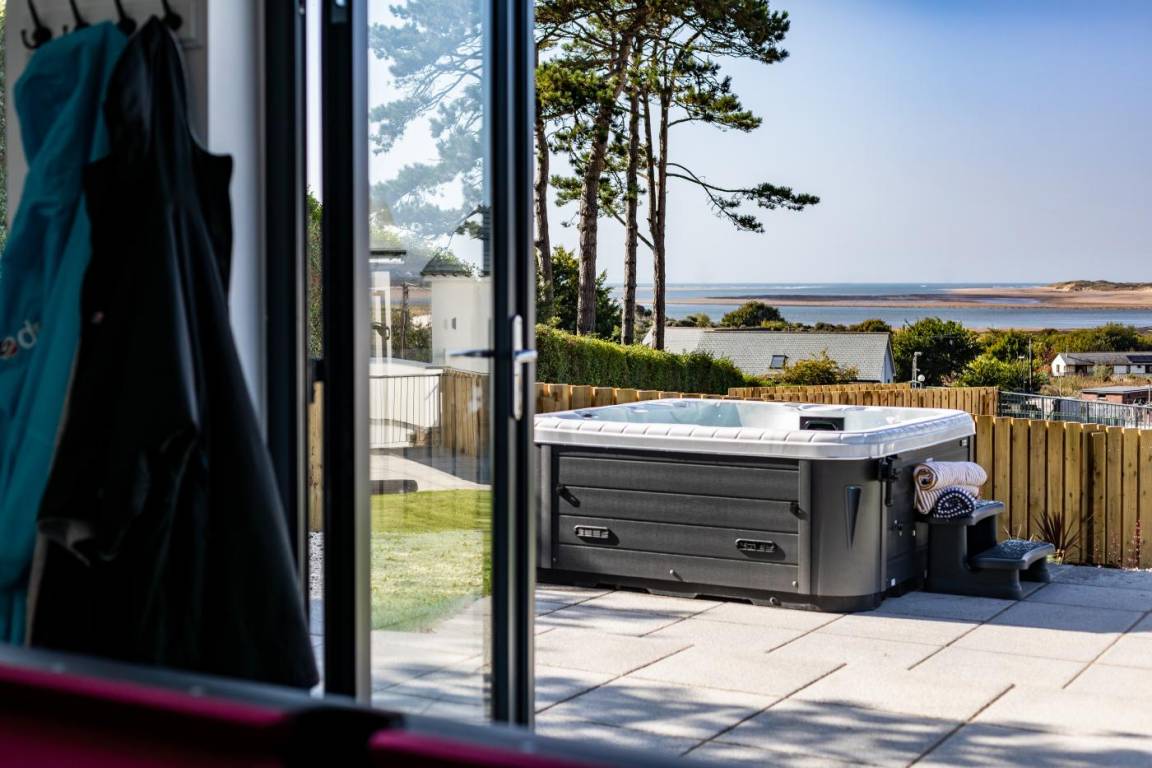 Cottage ∙ 4 Bedrooms ∙ 8 Guests - Appledore