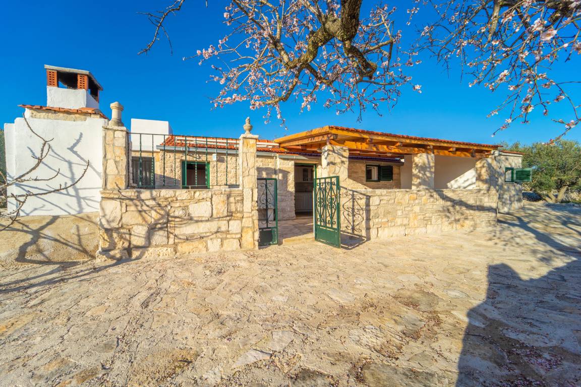 42 M² House ∙ 2 Bedrooms ∙ 4 Guests - Vela Luka