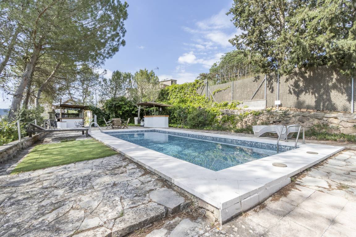 170 M² House ∙ 4 Bedrooms ∙ 10 Guests - Rubió