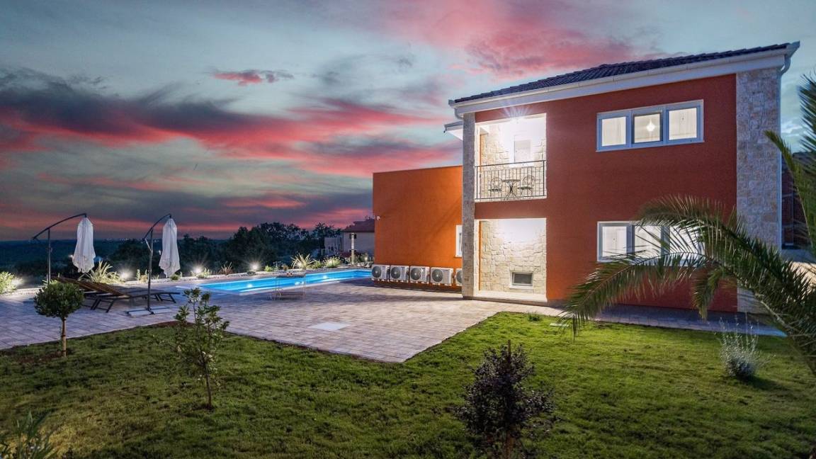 200 M² Apartment ∙ 4 Bedrooms ∙ 10 Guests - Croatia