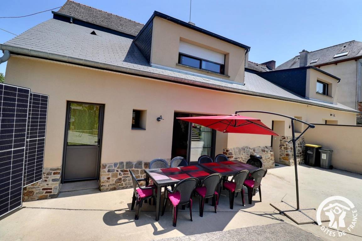 138 M² Gîte ∙ 5 Chambres ∙ 9 Personnes - Combourg