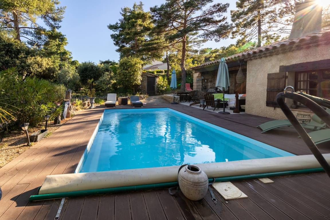 80 M² House ∙ 2 Bedrooms ∙ 4 Guests - Draguignan