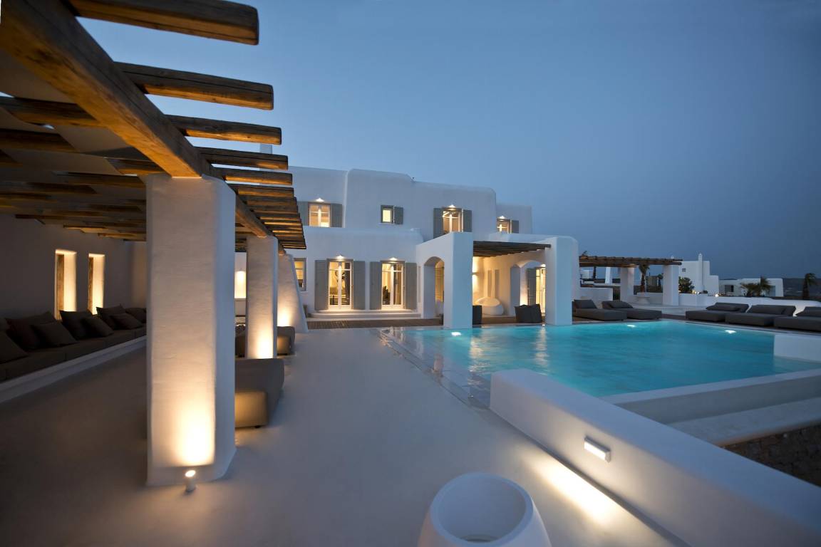 360 M² Villa ∙ 7 Bedrooms ∙ 14 Guests - Mykonos Region