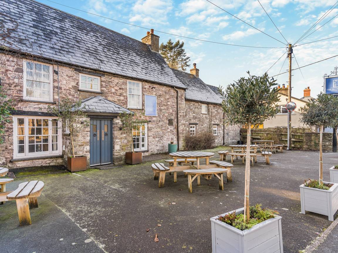 Cottage ∙ 8 Bedrooms ∙ 15 Guests - Crickhowell
