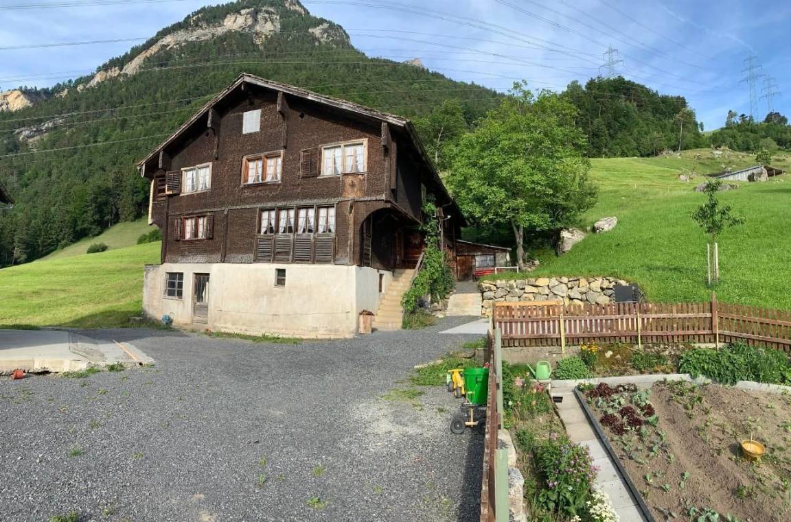 90 M² Ferienhaus ∙ 4 Schlafzimmer ∙ 10 Gäste - Kanton Uri