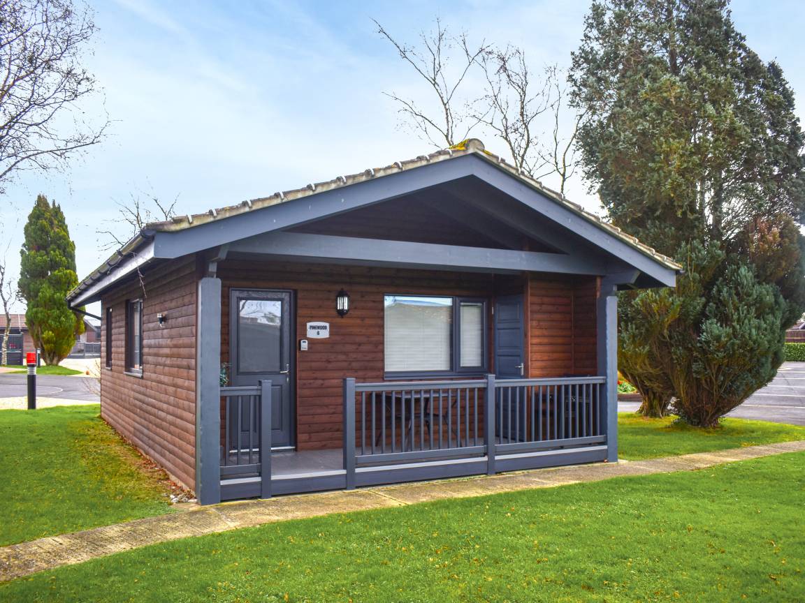 Cottage ∙ 2 Bedrooms ∙ 4 Guests - Beer