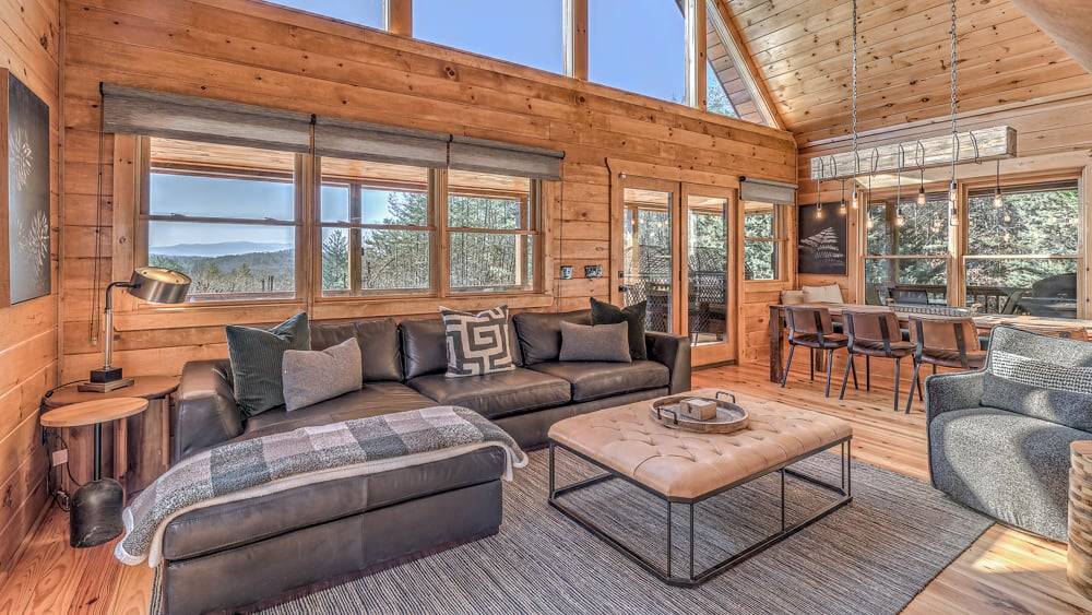 Cabin ∙ 4 Bedrooms ∙ 10 Guests - Blue Ridge, GA