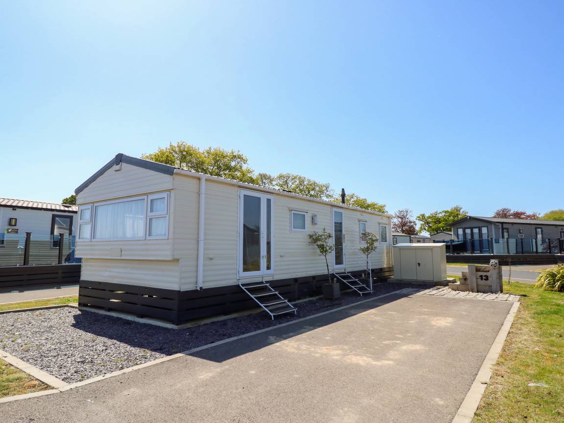 Cottage ∙ 3 Bedrooms ∙ 6 Guests - Hayling Island