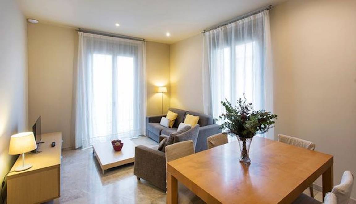 70 M² Apartment ∙ 2 Bedrooms ∙ 3 Guests - Barcelona