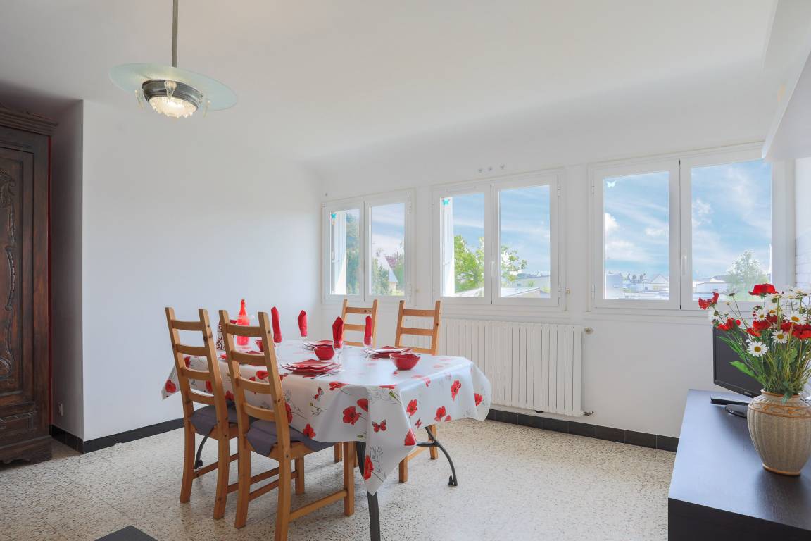 75 M² Appartement ∙ 2 Chambres ∙ 6 Personnes - Guingamp