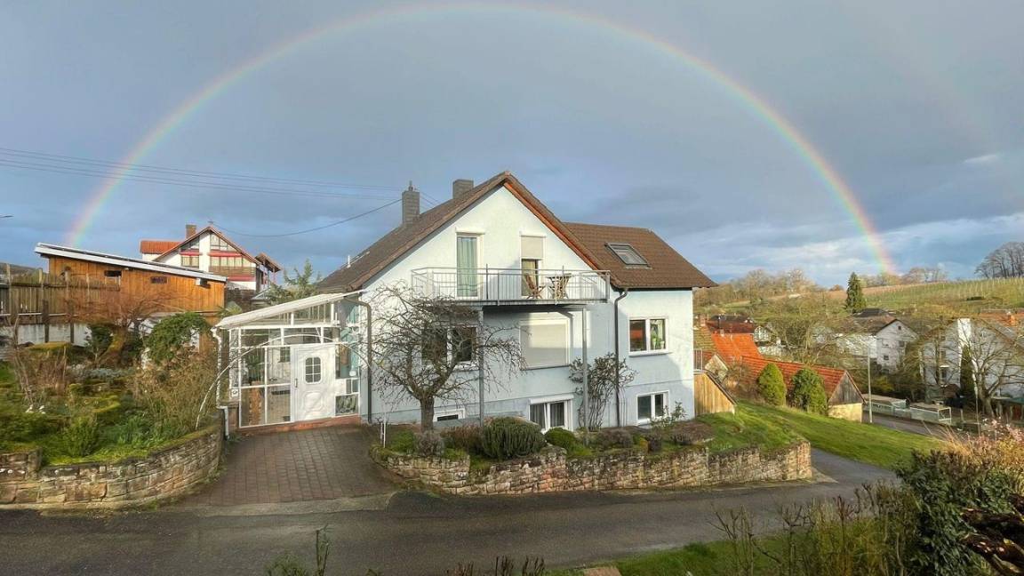 36 M² Ferienwohnung ∙ 1 Schlafzimmer ∙ 2 Gäste - Bad Bergzabern