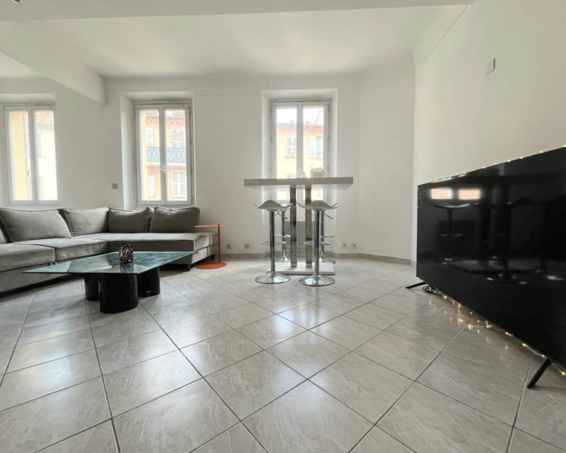 38 M² Appartement ∙ 1 Chambre ∙ 2 Personnes - ibis Styles Cannes Le Cannet