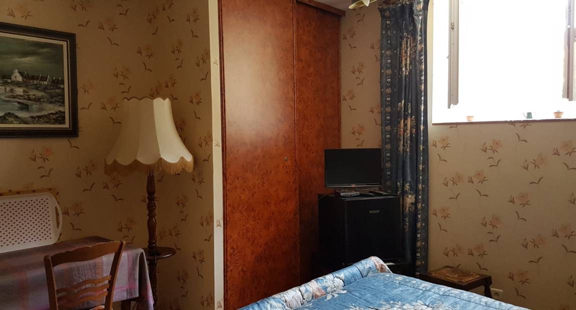 15 M² Chambre D'hôtes ∙ 1 Chambre ∙ 2 Personnes - La Bourboule