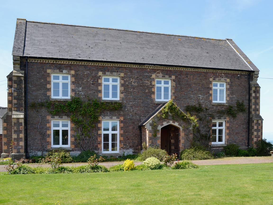 Cottage ∙ 4 Bedrooms ∙ 11 Guests - Minehead
