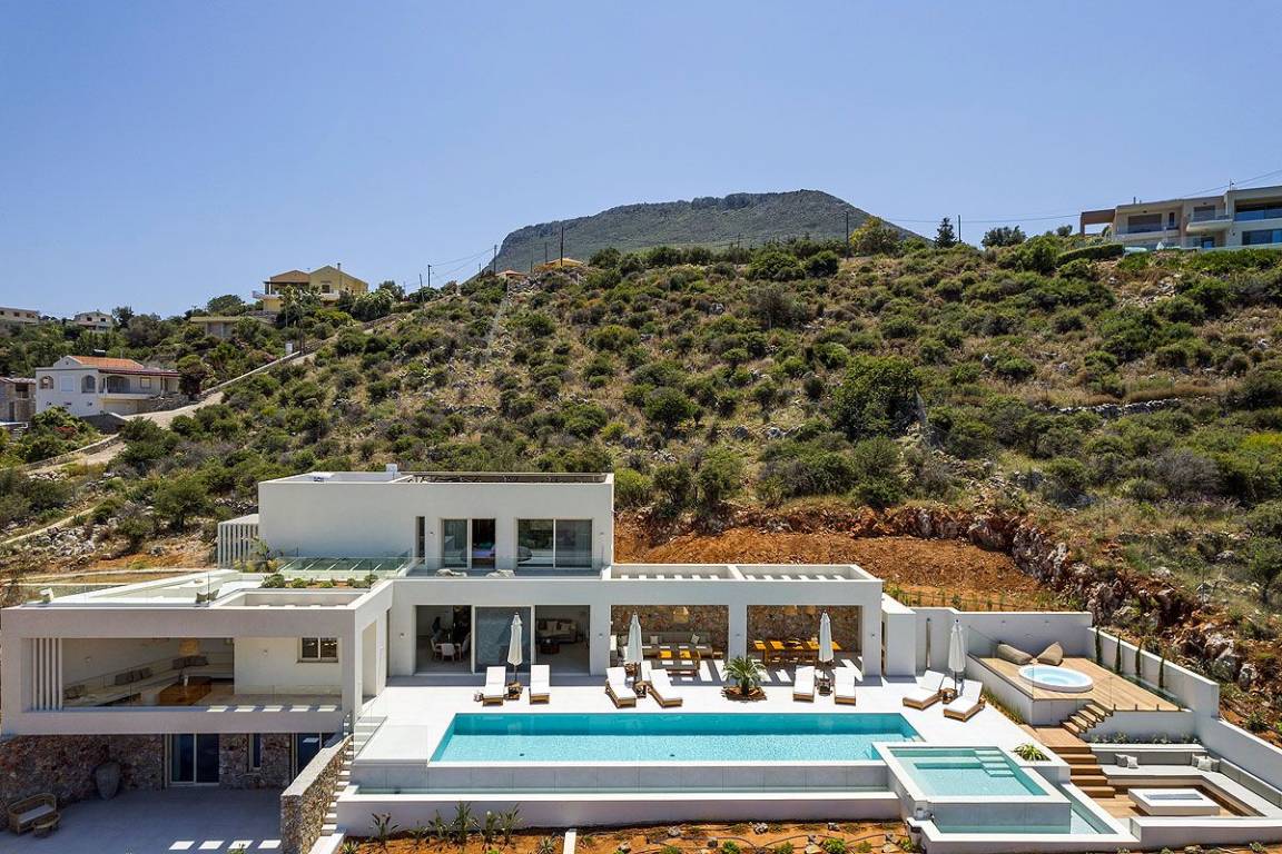 350 M² Farmhouse ∙ 5 Bedrooms ∙ 10 Guests - Crete