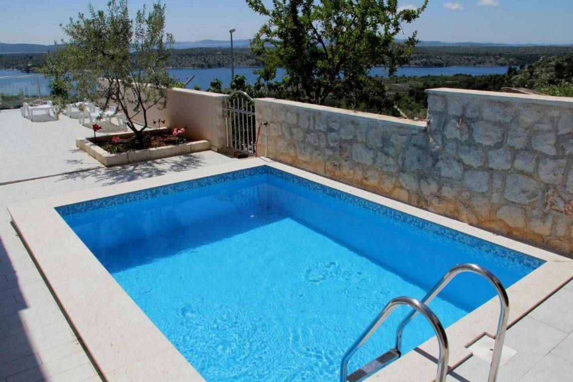 65 M² Appartement ∙ 1 Chambre ∙ 4 Personnes - Šibenik