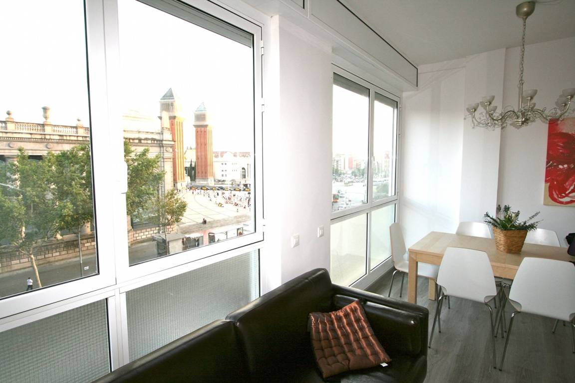 75 M² Apartamento ∙ 3 Habitaciones ∙ 4 Huéspedes - Barcelona