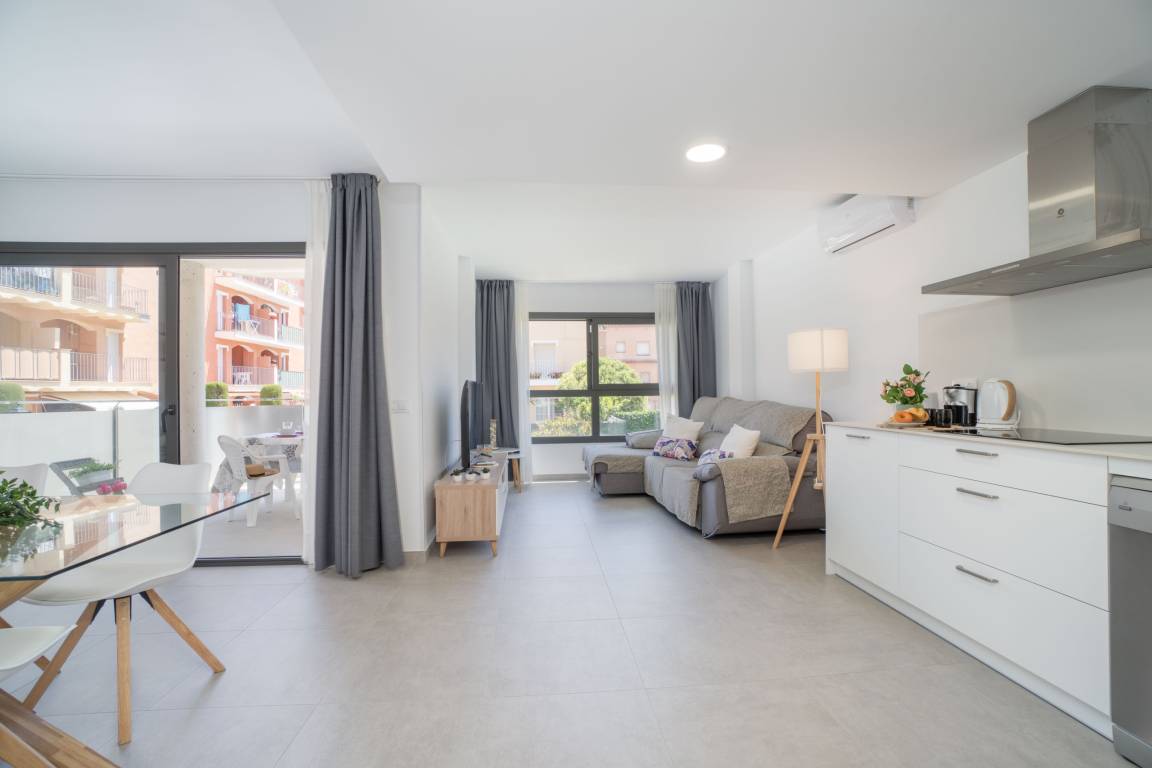 80 M² Apartamento ∙ 2 Habitaciones ∙ 5 Huéspedes - Ampuriabrava