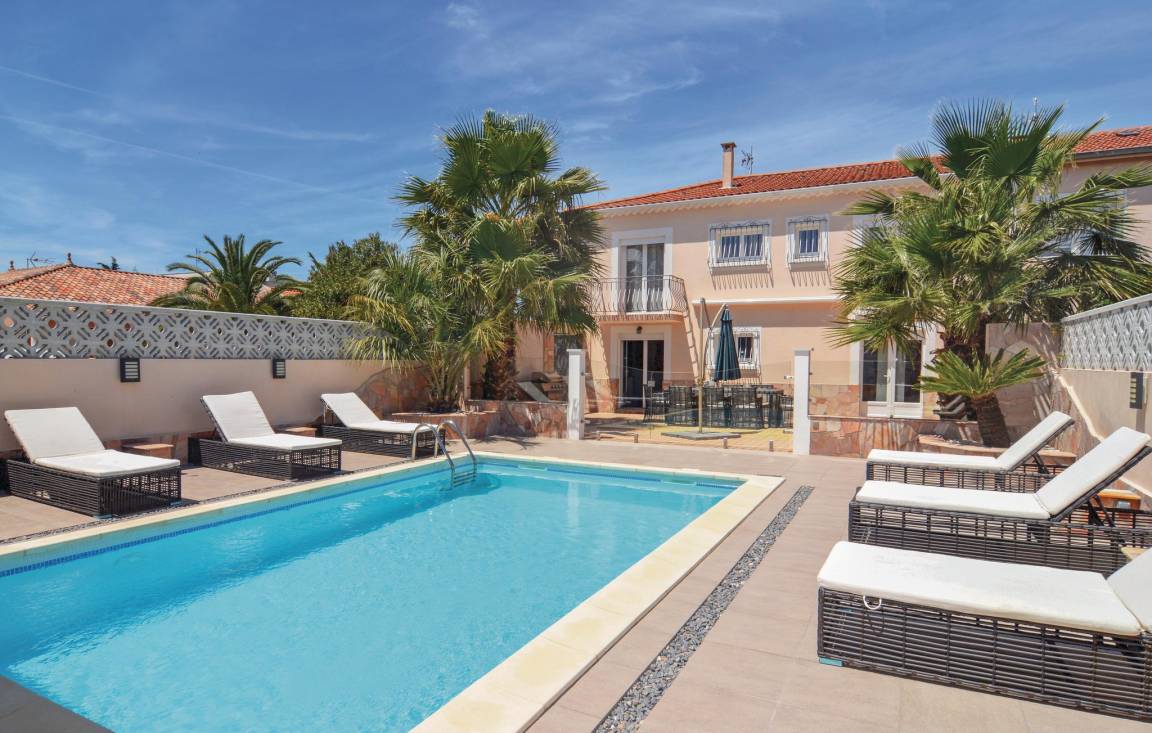 170 M² Maisonette ∙ 4 Bedrooms ∙ 8 Guests - Vias