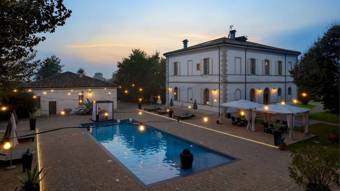 325 M² Villa ∙ 5 Habitaciones ∙ 10 Huéspedes - Faenza