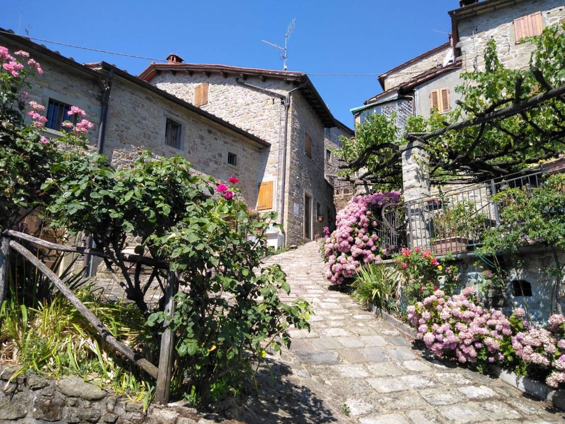 90 M² House ∙ 2 Bedrooms ∙ 6 Guests - Poppi