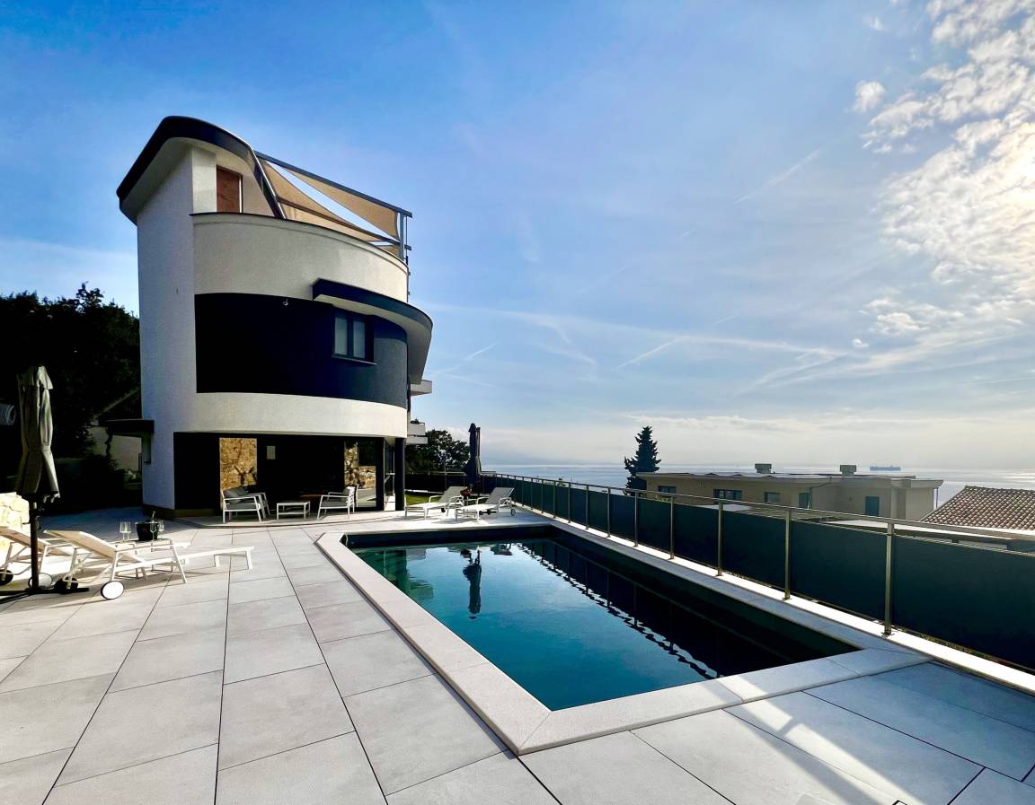 180 M² Apartment ∙ 2 Bedrooms ∙ 4 Guests - Opatija
