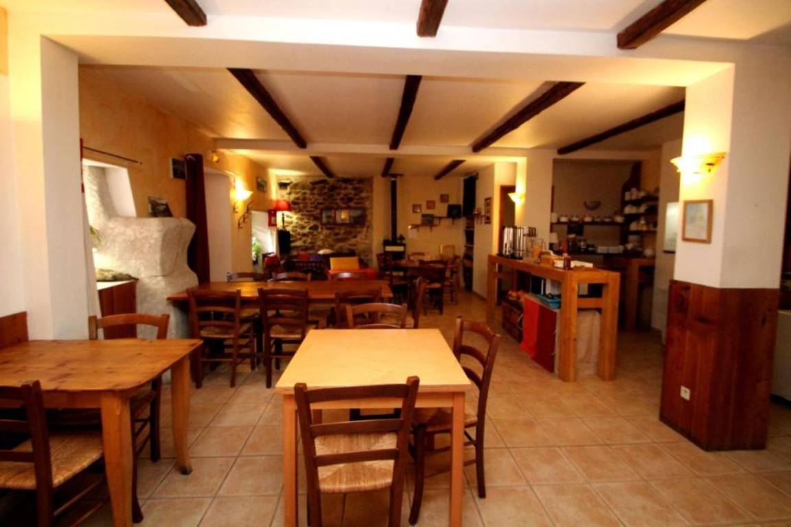 250 M² Maison De Vacances ∙ 7 Chambres ∙ 20 Personnes - Molines-en-Queyras