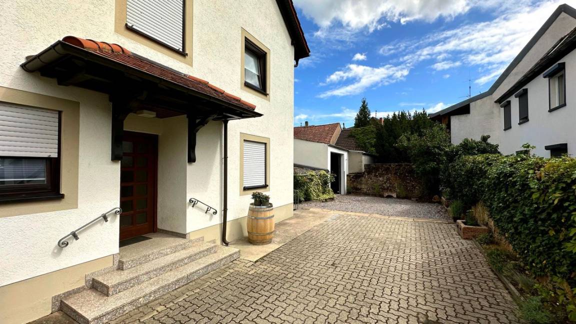 Ferienwohnung ∙ 2 Schlafzimmer ∙ 4 Gäste - Maikammer