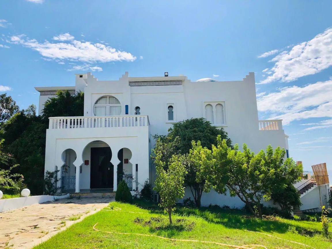 1600 M² House ∙ 10 Bedrooms ∙ 20 Guests - Tangier
