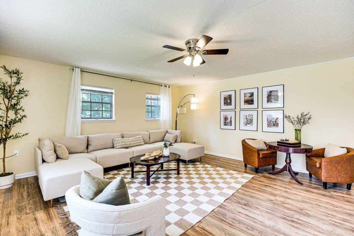 204 M² House ∙ 4 Bedrooms ∙ 9 Guests - Splash Pad, Huntsville