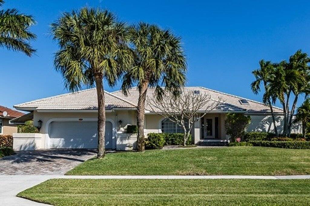 House ∙ 4 Bedrooms ∙ 10 Guests - Marco Island, FL