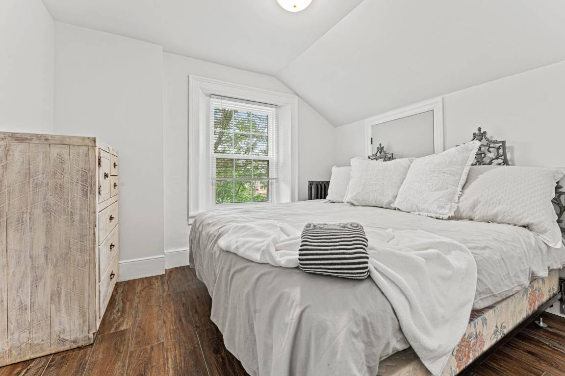 Apartment ∙ 1 Bedroom ∙ 2 Guests - Burlington