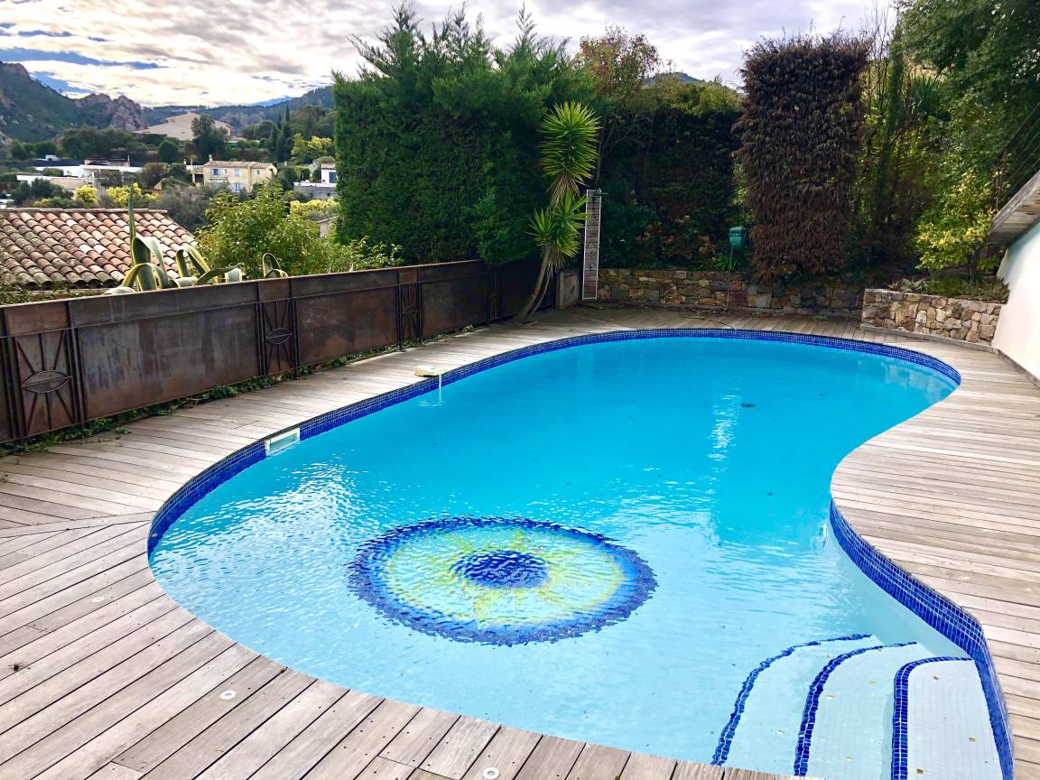 150 M² Villa ∙ 3 Chambres ∙ 8 Personnes - Fréjus