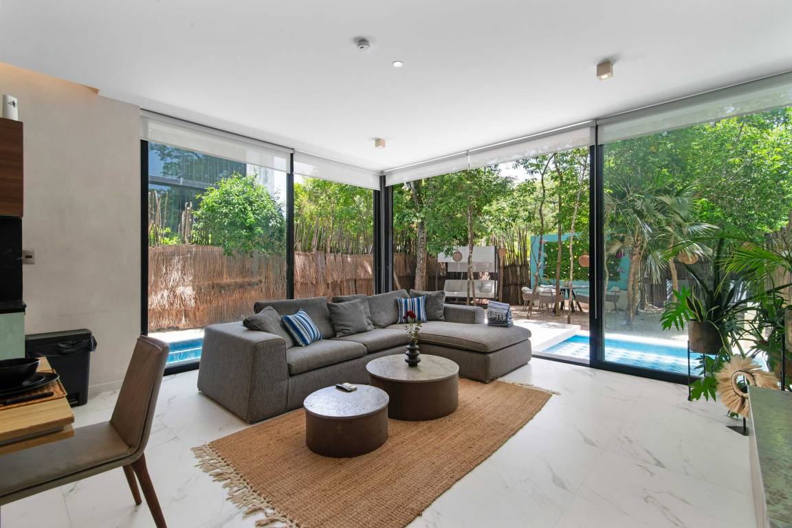 1032 M² House ∙ 3 Bedrooms ∙ 8 Guests - Paradise Beach