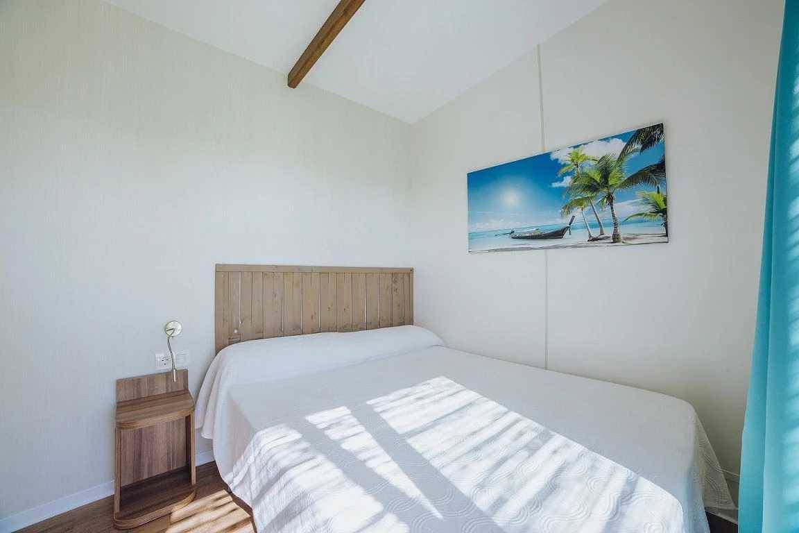 33 M² Camping-unterkunft ∙ 2 Schlafzimmer ∙ 5 Gäste - Elche