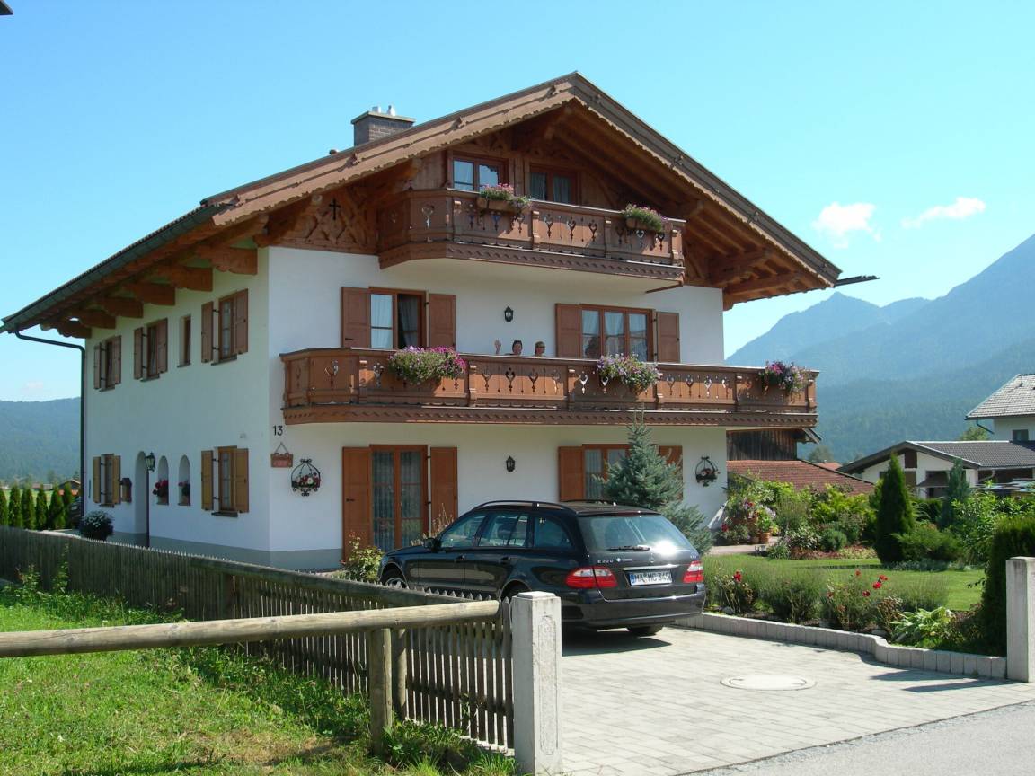100 M² Apartment ∙ 1 Bedroom ∙ 3 Guests - Mittenwald
