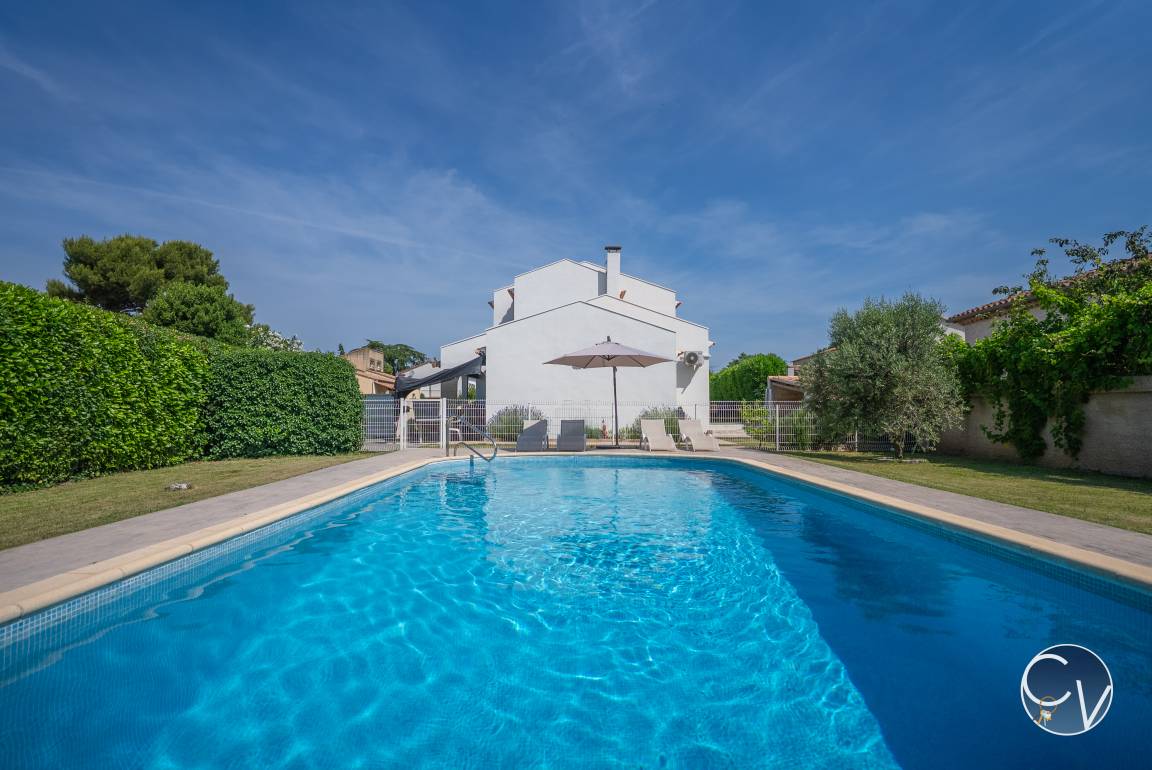 830 M² Private Room ∙ 5 Bedrooms ∙ 10 Guests - Nîmes