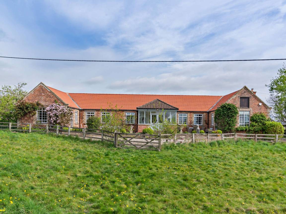 Cottage ∙ 3 Bedrooms ∙ 6 Guests - Bedale