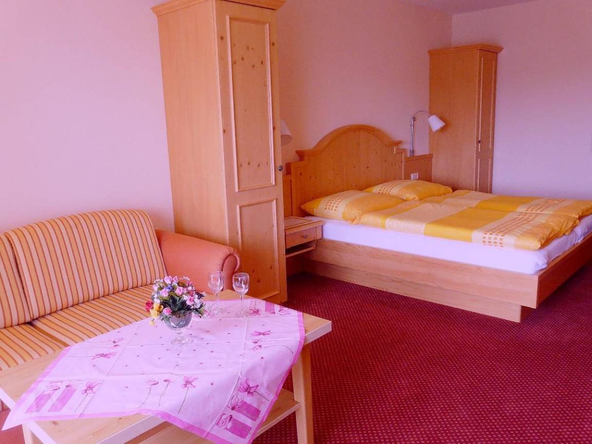 38 M² Ferienwohnung ∙ 1 Schlafzimmer ∙ 3 Gäste - Deggendorf