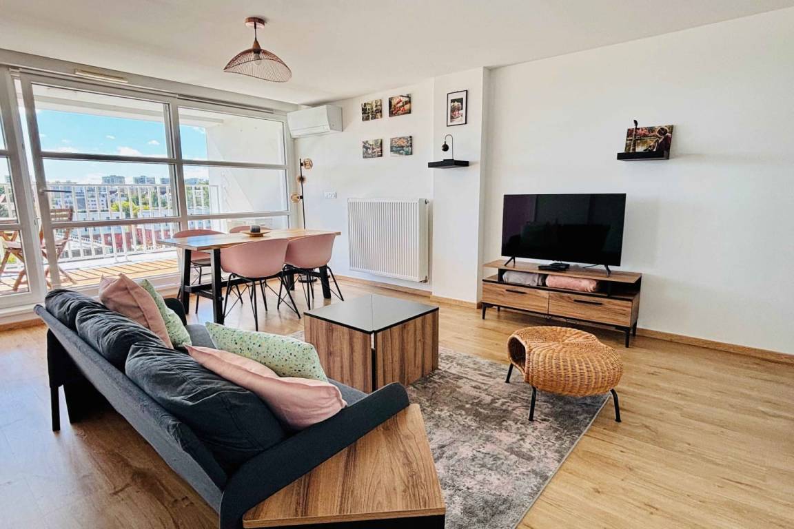 79 M² Apartment ∙ 3 Bedrooms ∙ 5 Guests - Strasbourg