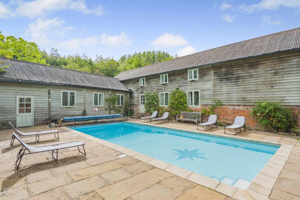 Cottage ∙ 4 Bedrooms ∙ 8 Guests - Suffolk