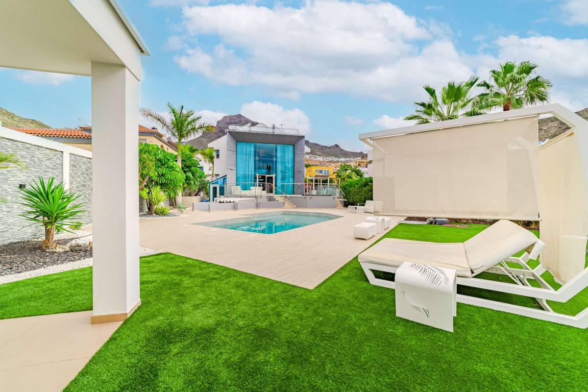 Villa ∙ 5 Bedrooms ∙ 11 Guests - Costa Adeje